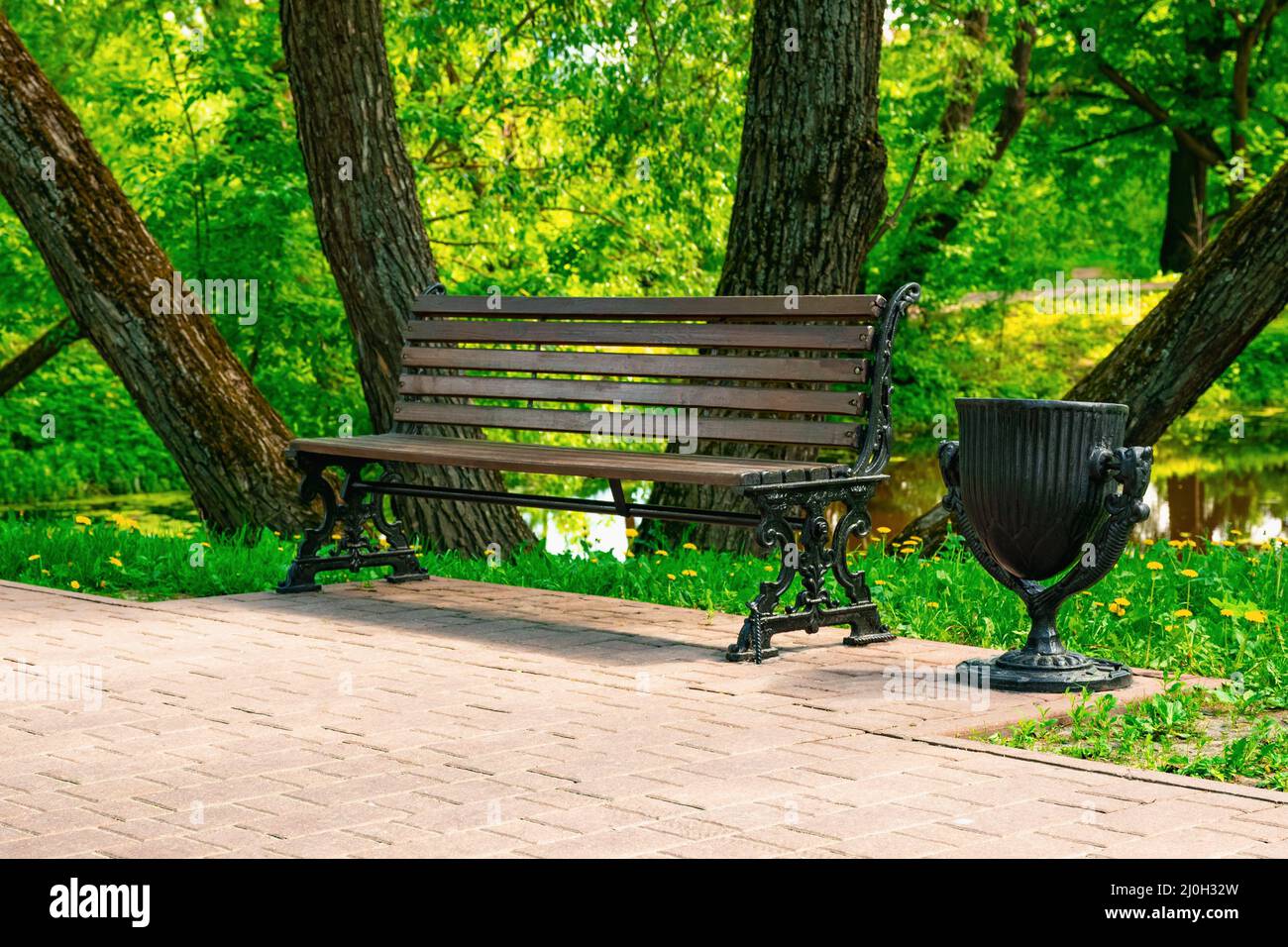 Rest at park hi-res stock photography and images - Alamy