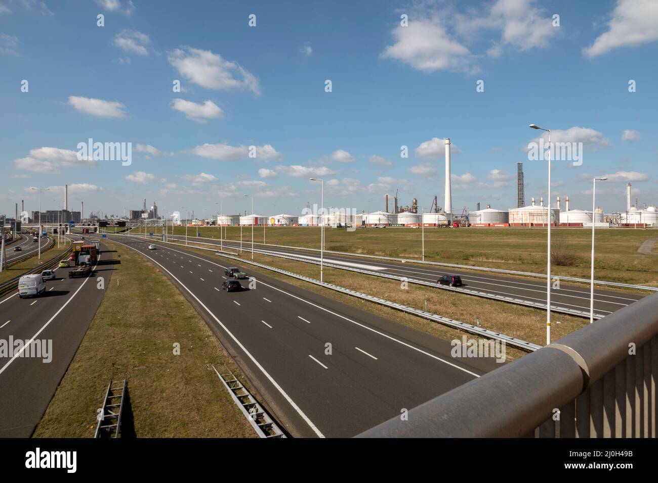 shell refinery pernis near rotterdam in holland Stock Photo - Alamy