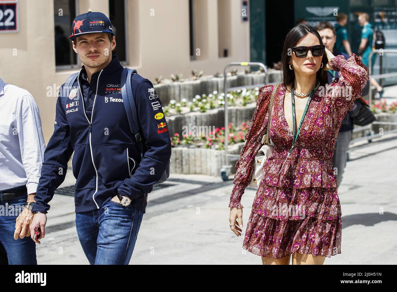 VERSTAPPEN Max (ned), Red Bull Racing RB18, portrait girlfriend Kelly ...