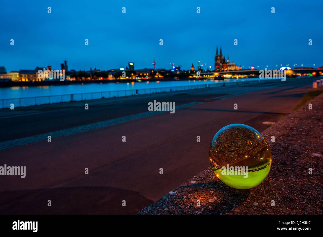 Cologne night life hi-res stock photography and images - Alamy