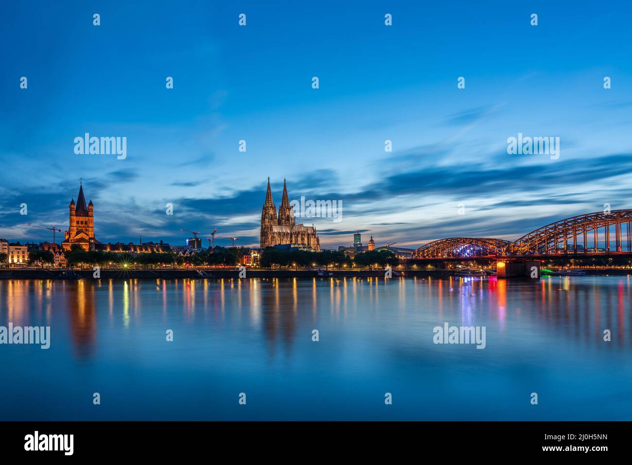 Blue hour sunrise red hi-res stock photography and images - Alamy