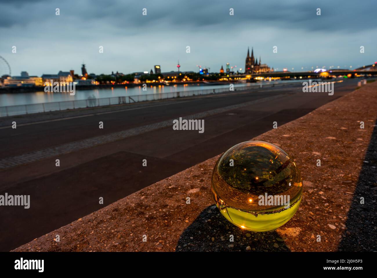 Cologne night life hi-res stock photography and images - Alamy
