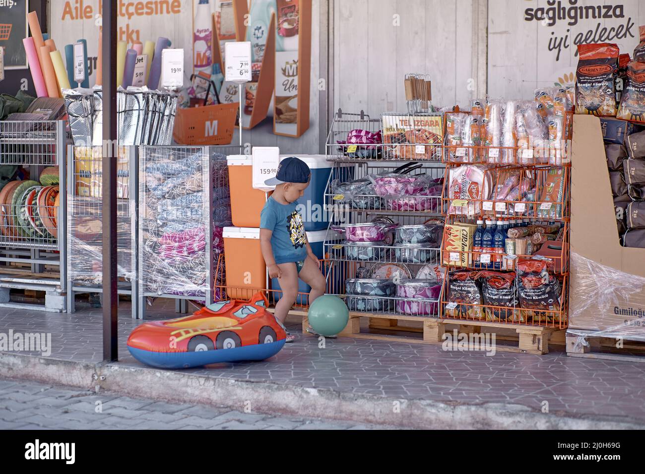 Turkey crowd vegetable market hi-res stock photography and images - Alamy