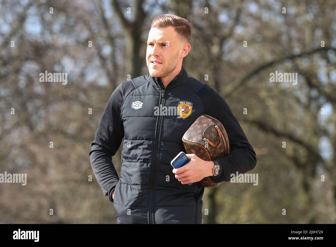 Callum Elder #3 of Hull City arrives at the MKM Stadium Stock Photo - Alamy