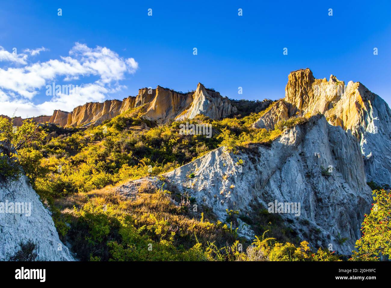Sharp formation hi-res stock photography and images - Alamy