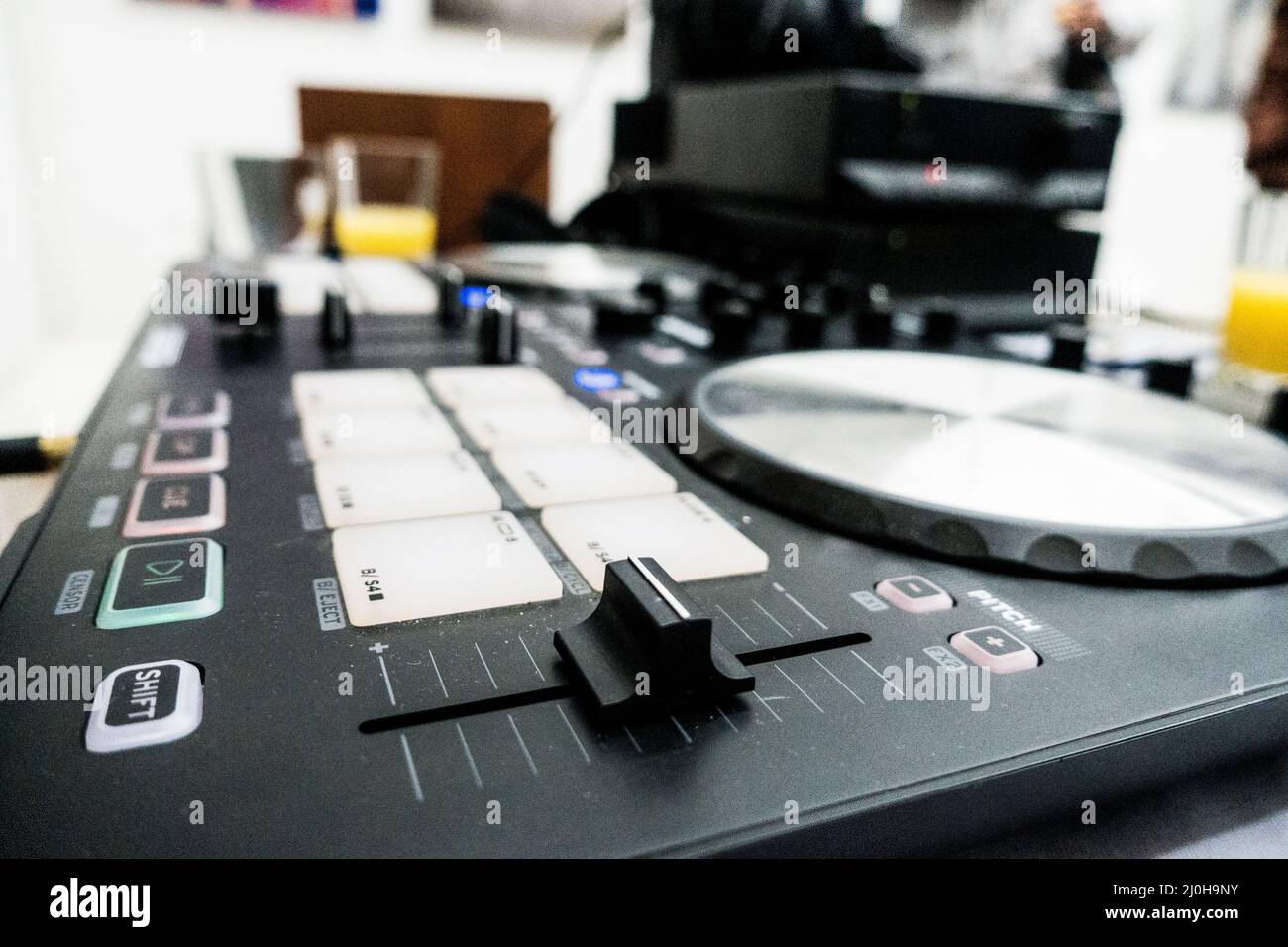 New console hi-res stock photography and images - Alamy