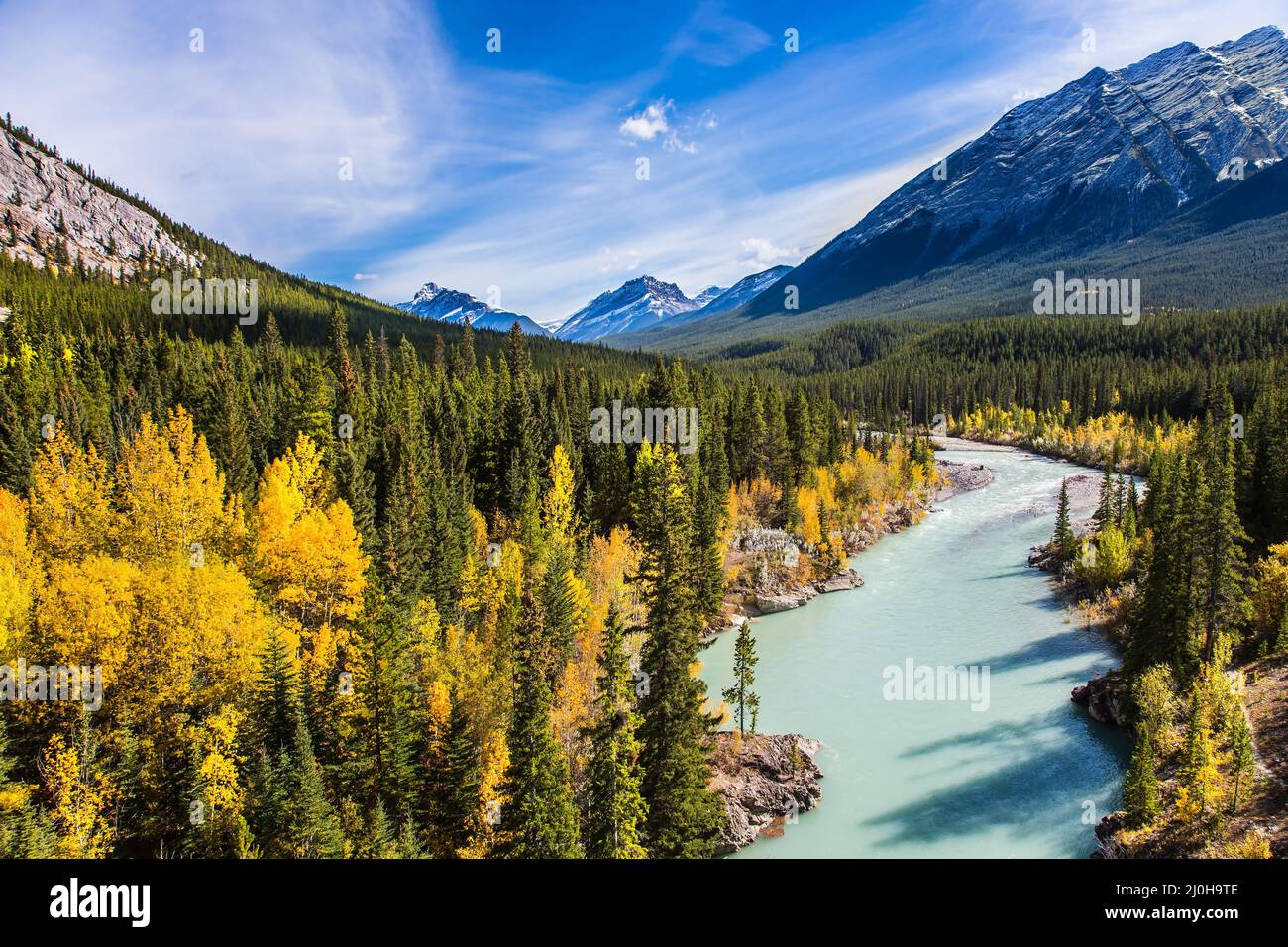 Beautiful blue color lake hi-res stock photography and images - Alamy