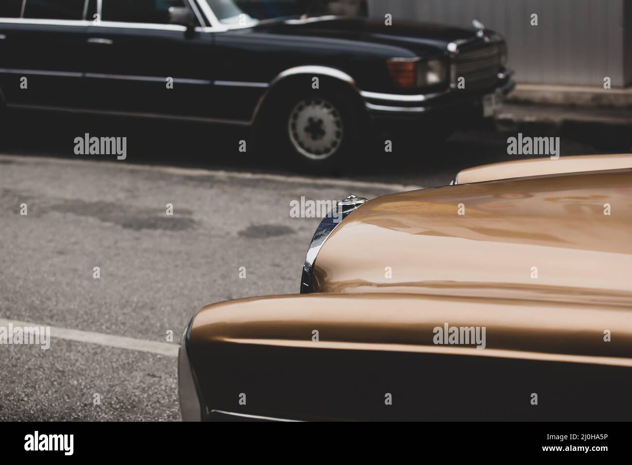 Bronze car hi-res stock photography and images - Alamy