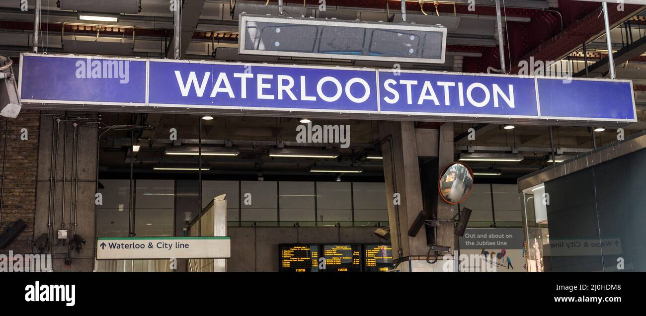 London waterloo sign hi-res stock photography and images - Alamy