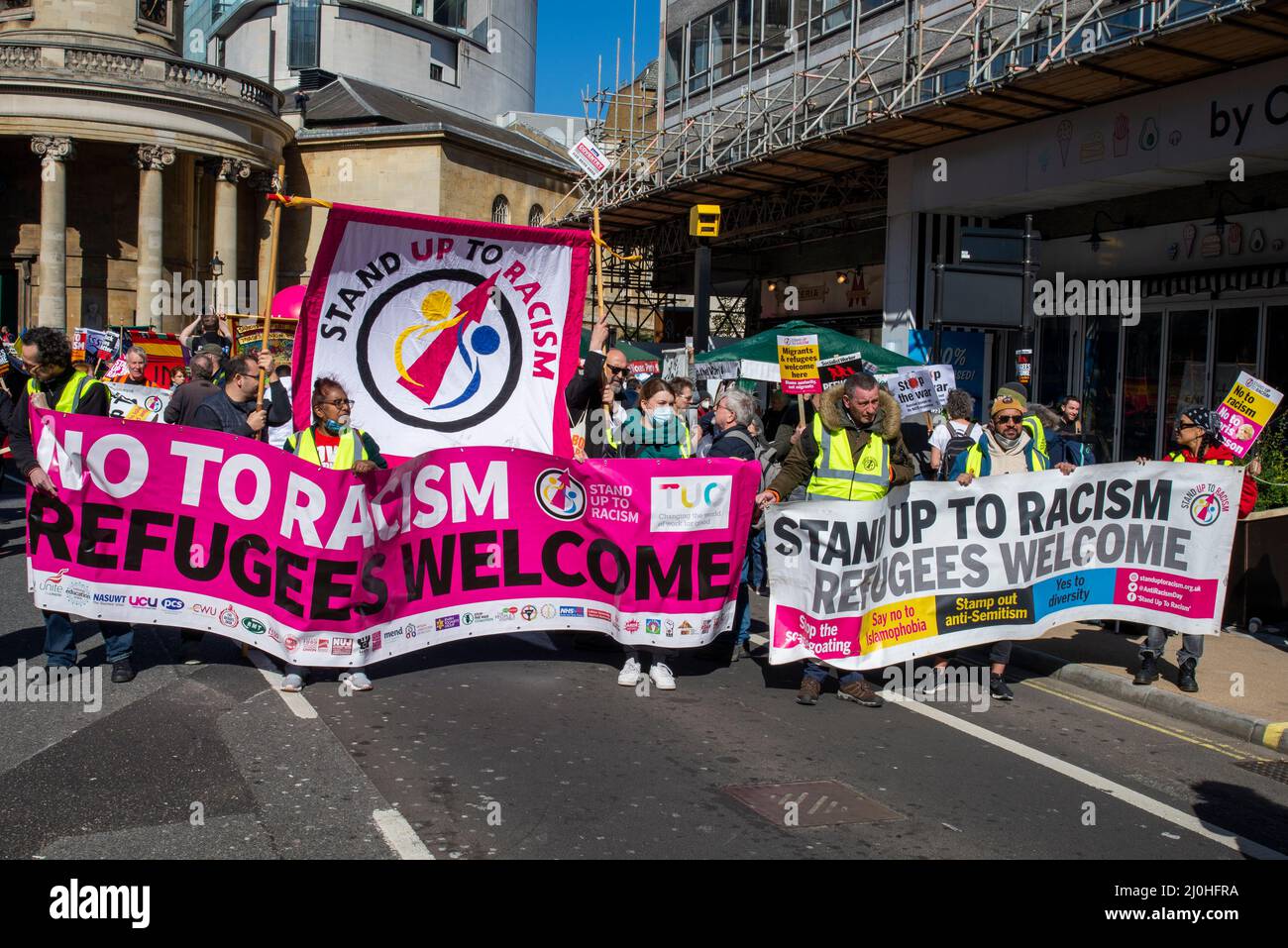 Refugees welcome banner hi-res stock photography and images - Alamy