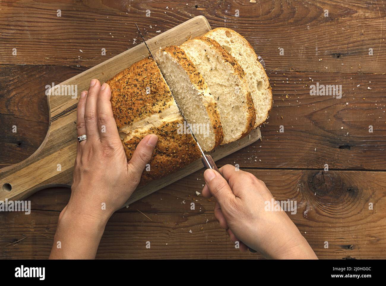 Bread slicing hi-res stock photography and images - Alamy
