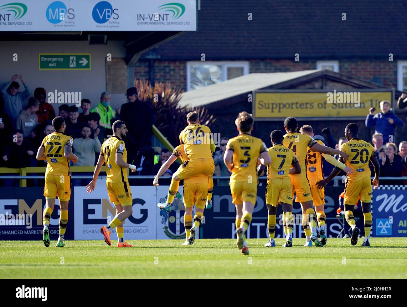 League two celebrate sutton hi-res stock photography and images - Alamy