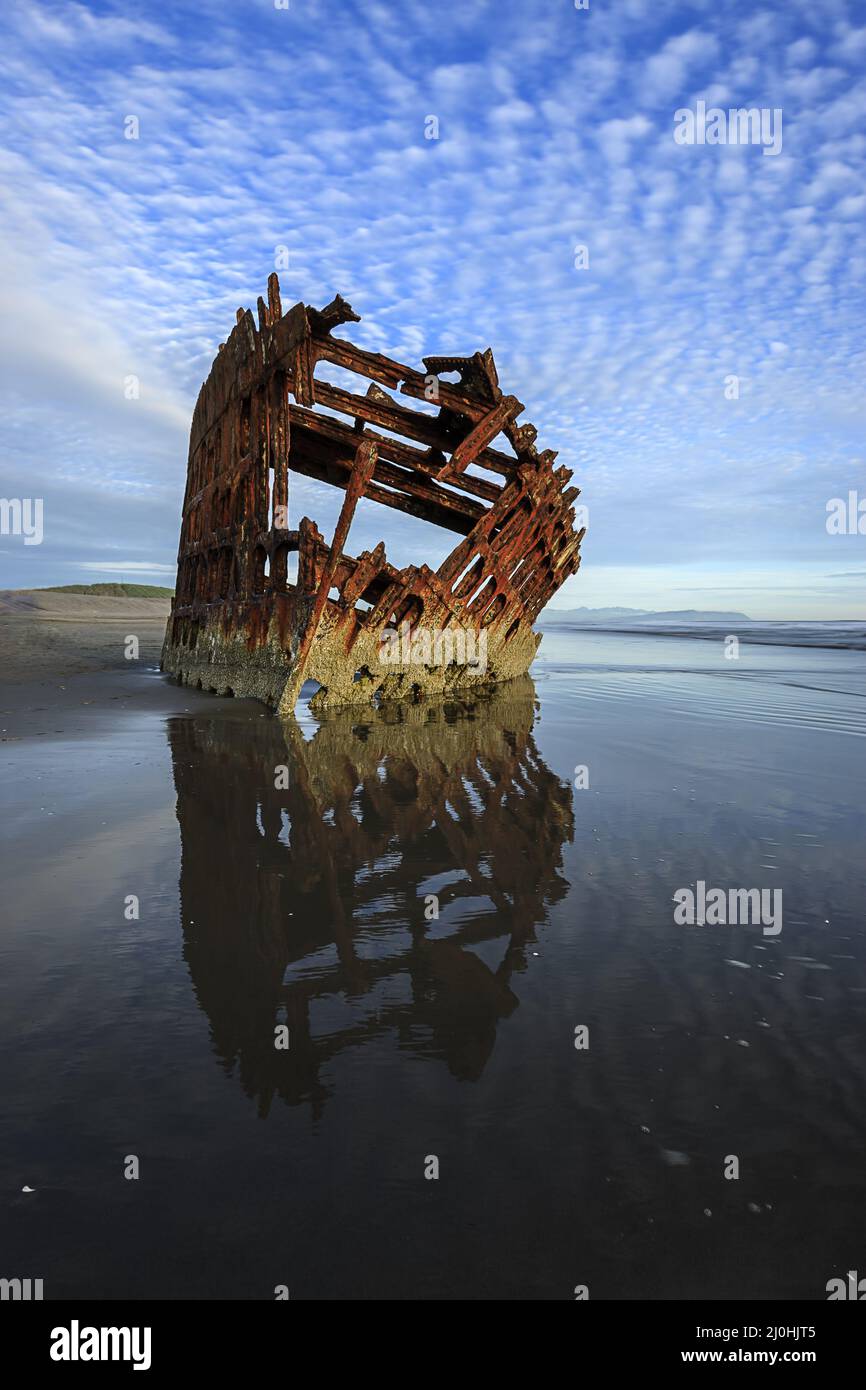 Shipwreck coast oregon hi-res stock photography and images - Alamy