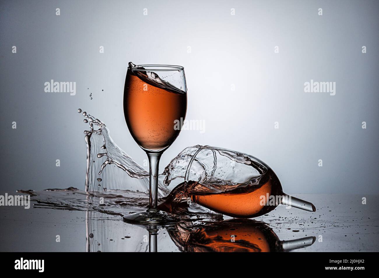 Splash broken glass hi-res stock photography and images - Alamy