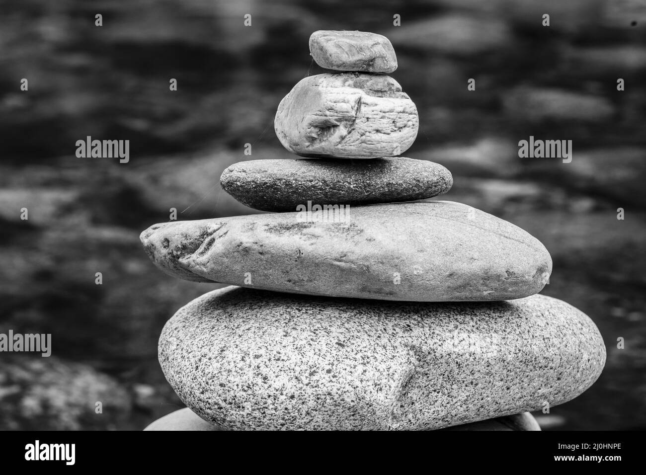 Group of large rocks hi-res stock photography and images - Alamy