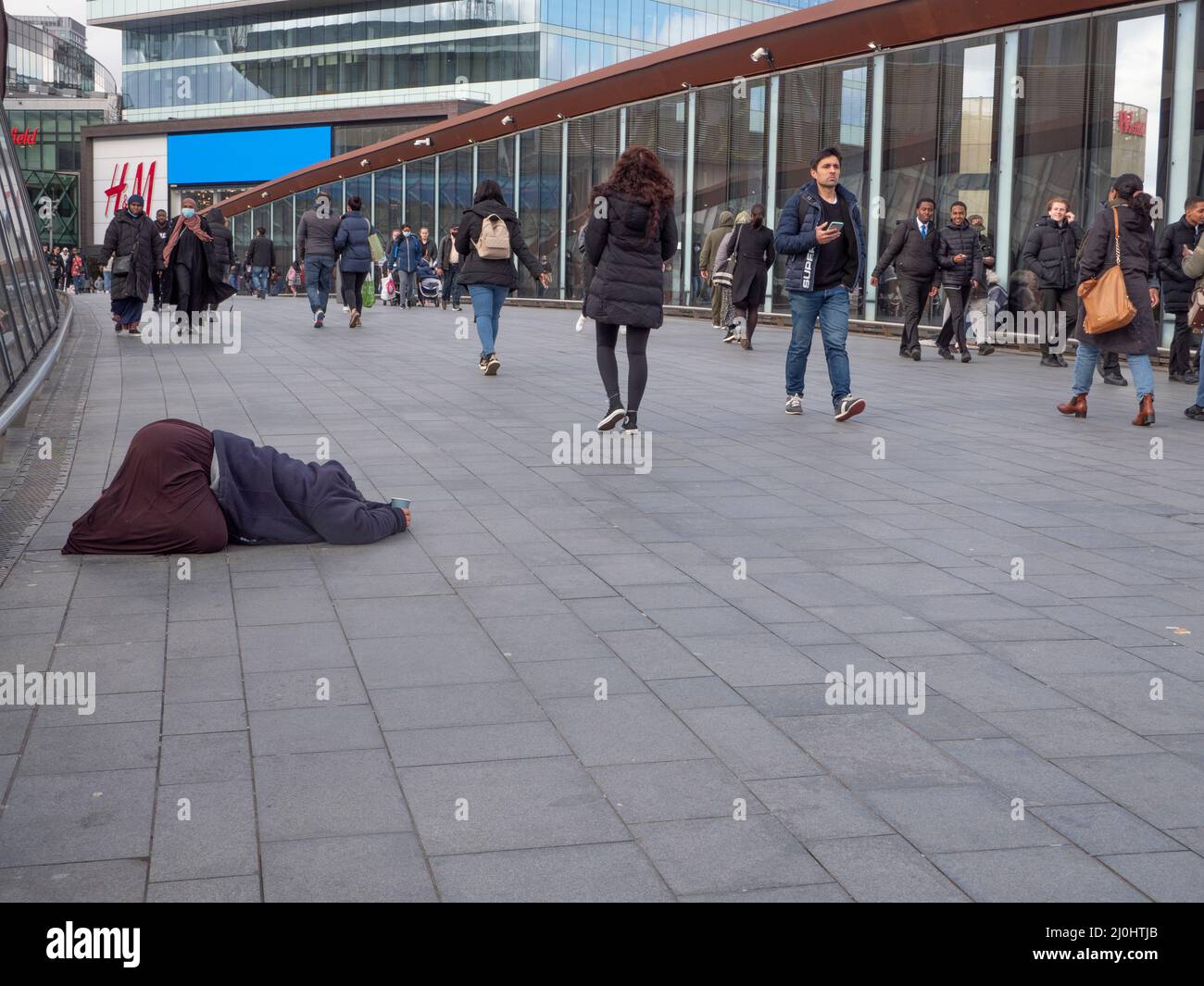 Lying prostrate hi-res stock photography and images - Alamy