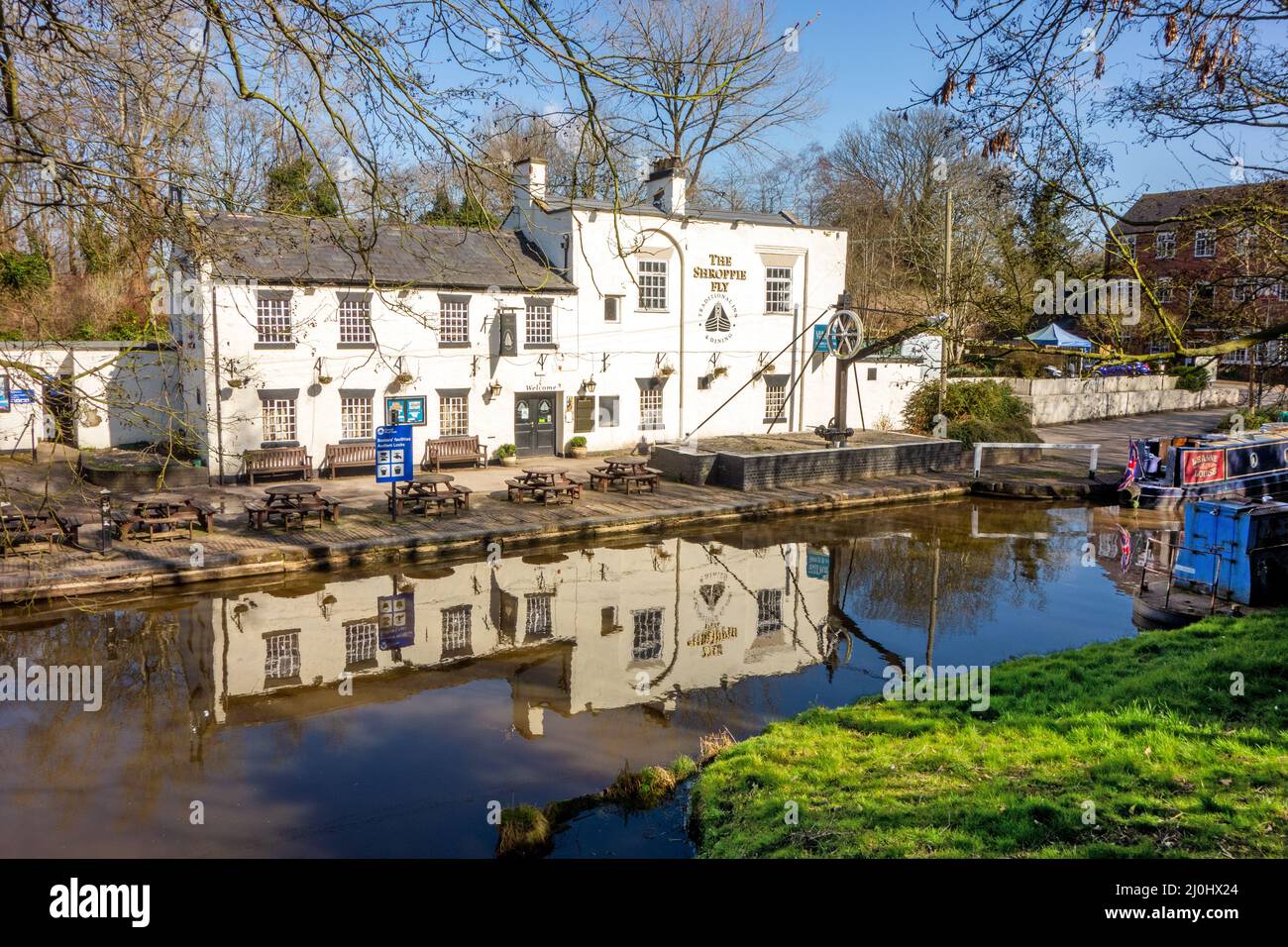 The Shroppie Fly pub on the Shropshire union canal at Audlem Cheshire ...