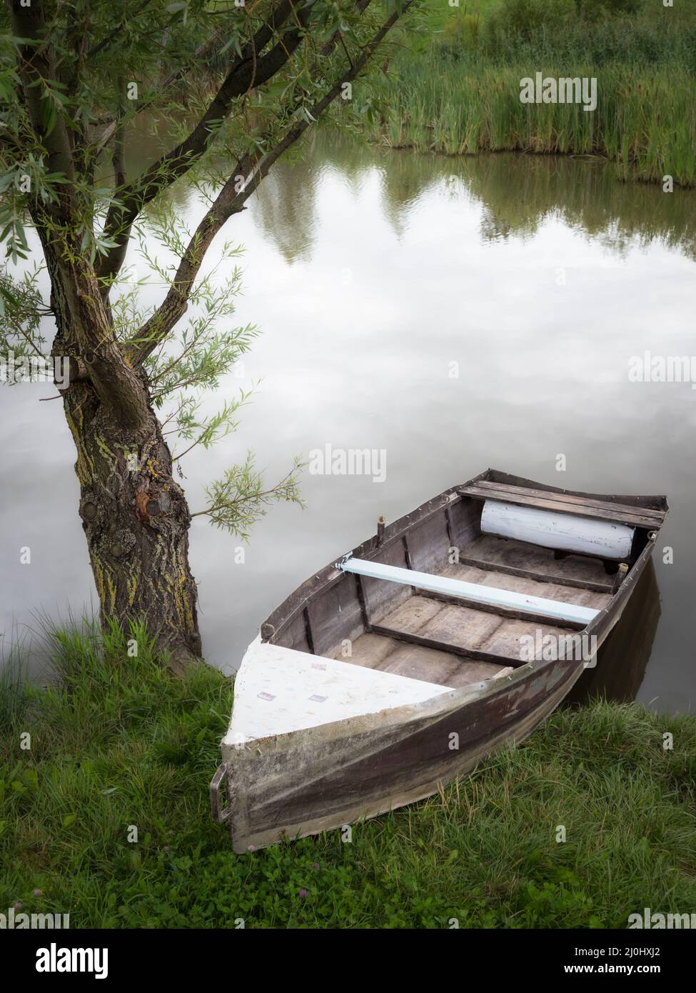 Small boat rowing hi-res stock photography and images - Alamy