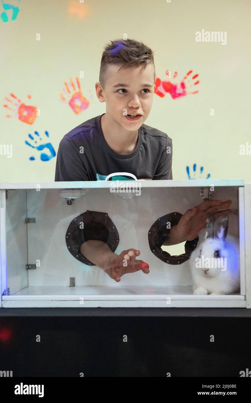 Blind guess game by touch Stock Photo - Alamy