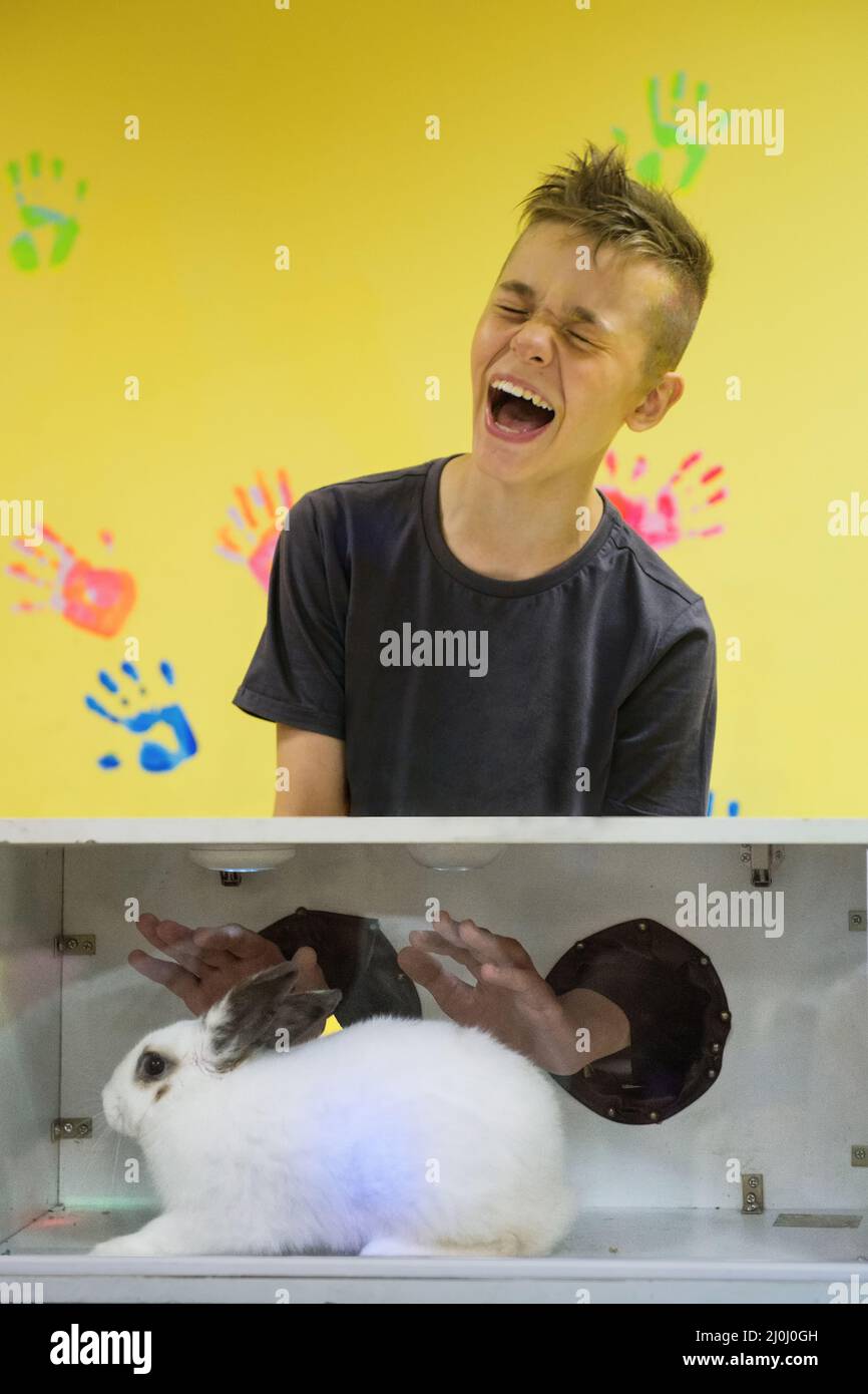 Blind guess game by touch Stock Photo - Alamy