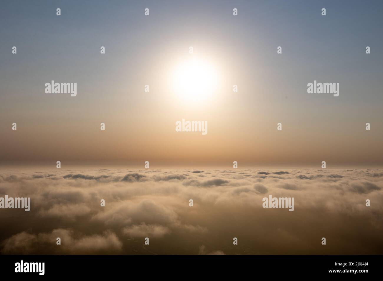 Facing the sun hi-res stock photography and images - Alamy