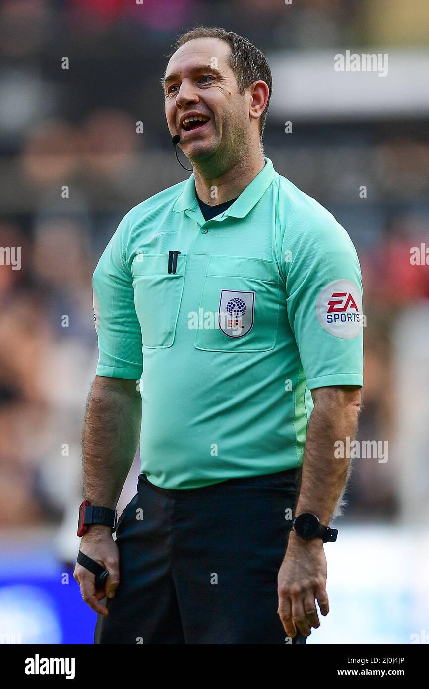 /referee Andy Davies, during the game Stock Photo - Alamy