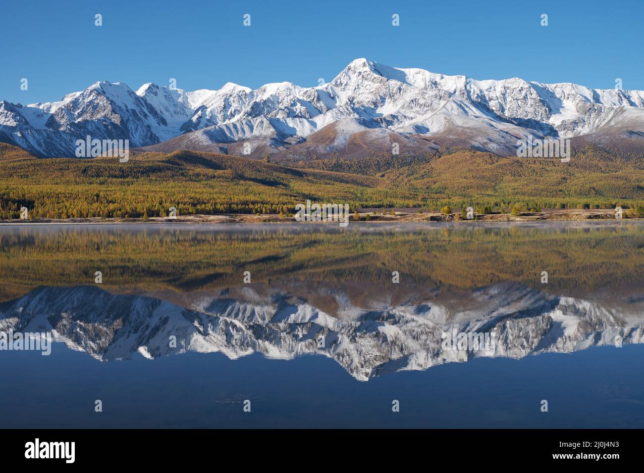 Altai lake Dzhangyskol on mountain plateau Eshtykel. Altai, Siberia ...