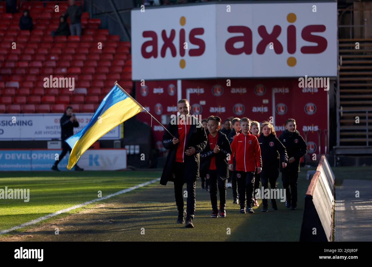 Charlton athletic flag 2022 hi-res stock photography and images - Alamy