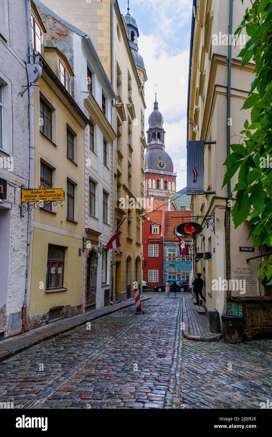 Colorful buildings in the historic city center of Riga Stock Photo - Alamy