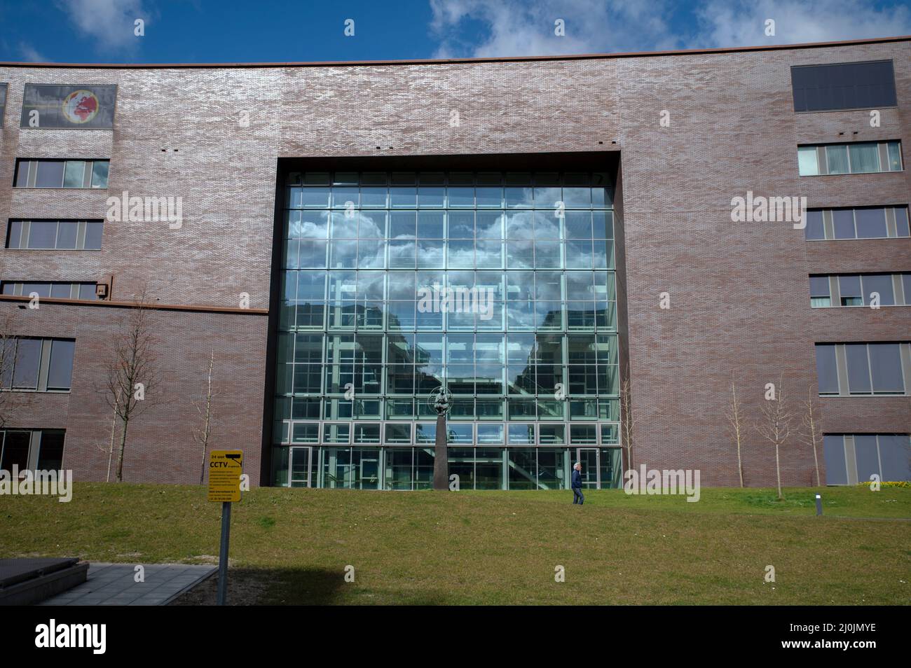 Shell headquarters netherlands hi-res stock photography and images - Alamy