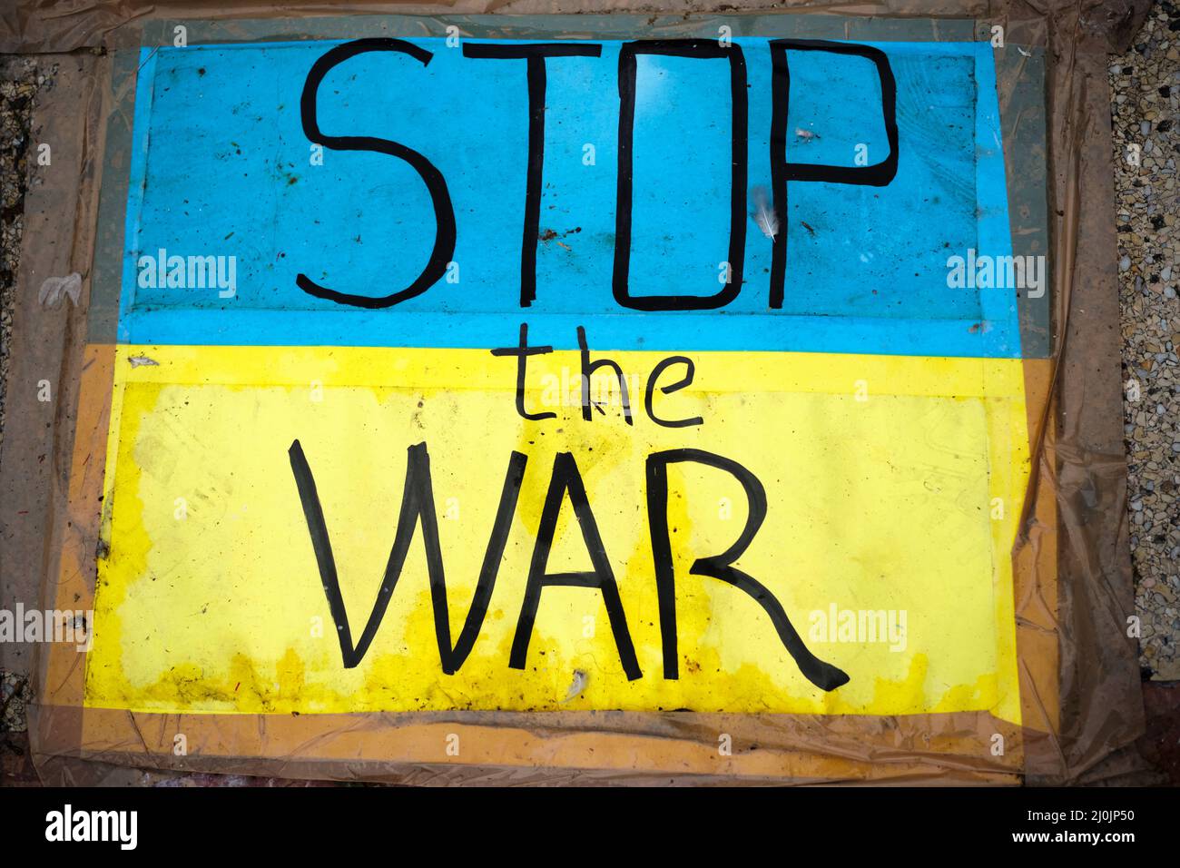 Ukraine flag colors hi-res stock photography and images - Alamy