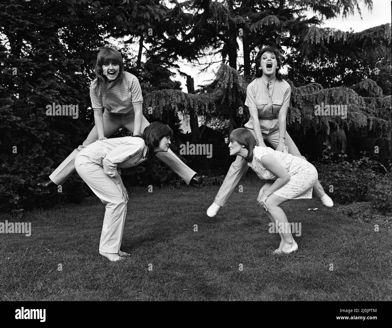 Nolan sisters 1980s hi-res stock photography and images - Alamy