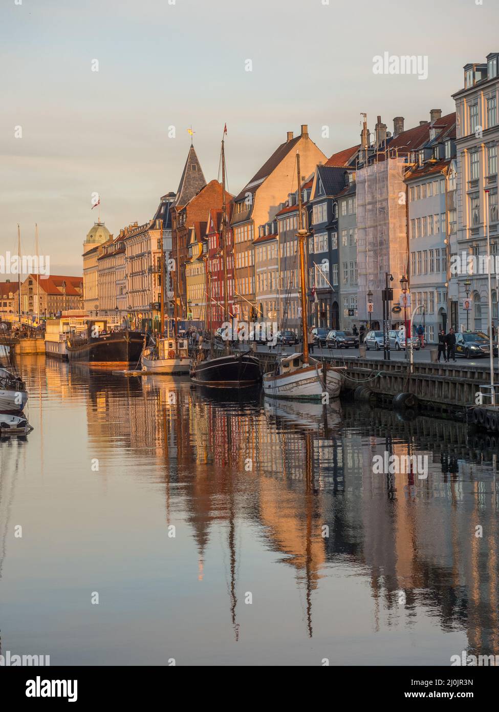 Nyhavn (New Harbour), Copenhagen, Denmark - 14 JMay 2019: Sunset view ...