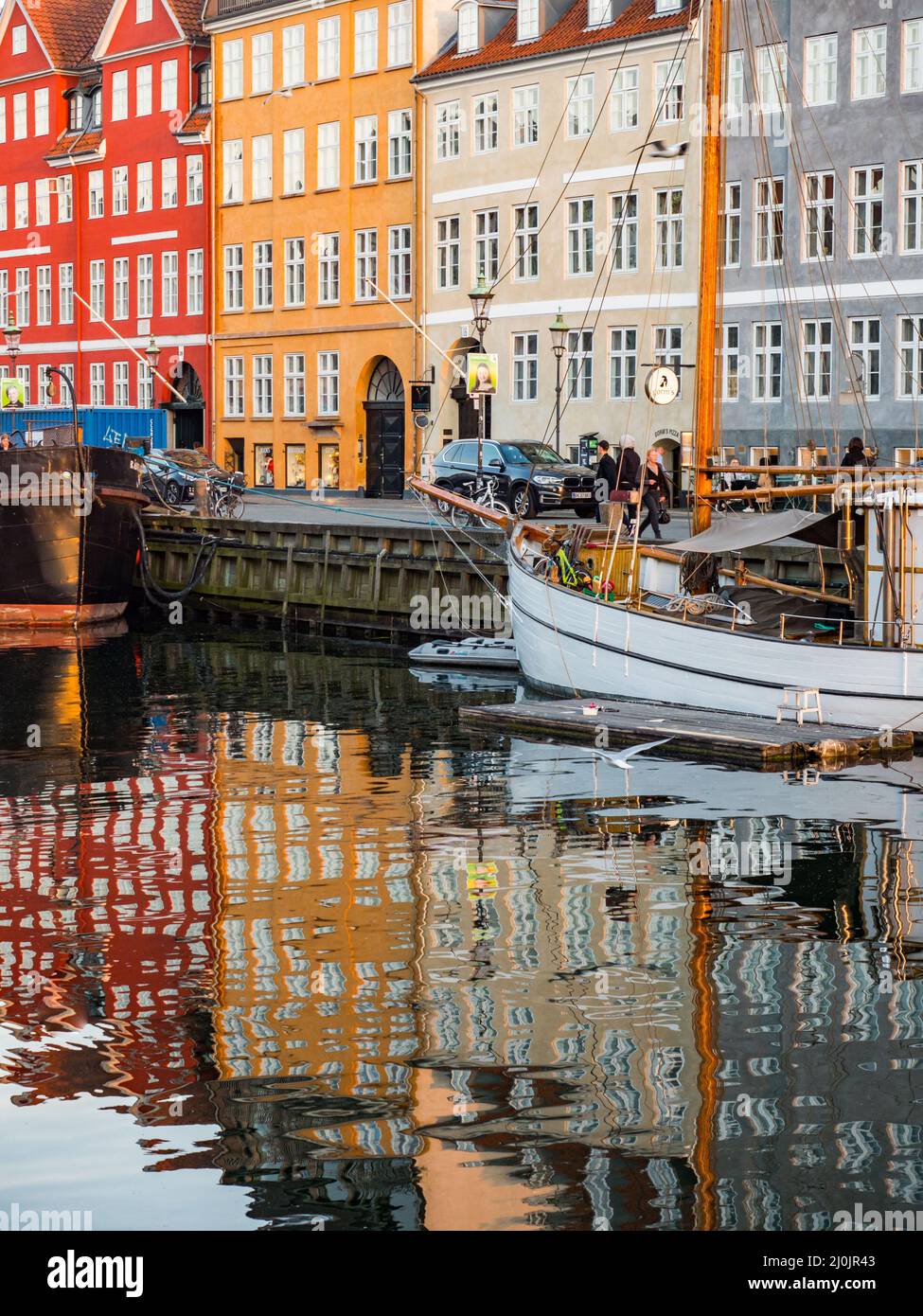 Nyhavn (New Harbour), Copenhagen, Denmark - 14 JMay 2019: Sunset view ...