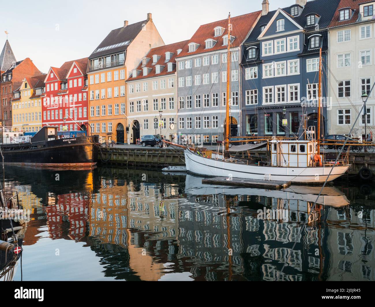 Nyhavn (New Harbour), Copenhagen, Denmark - 14 JMay 2019: Sunset view ...