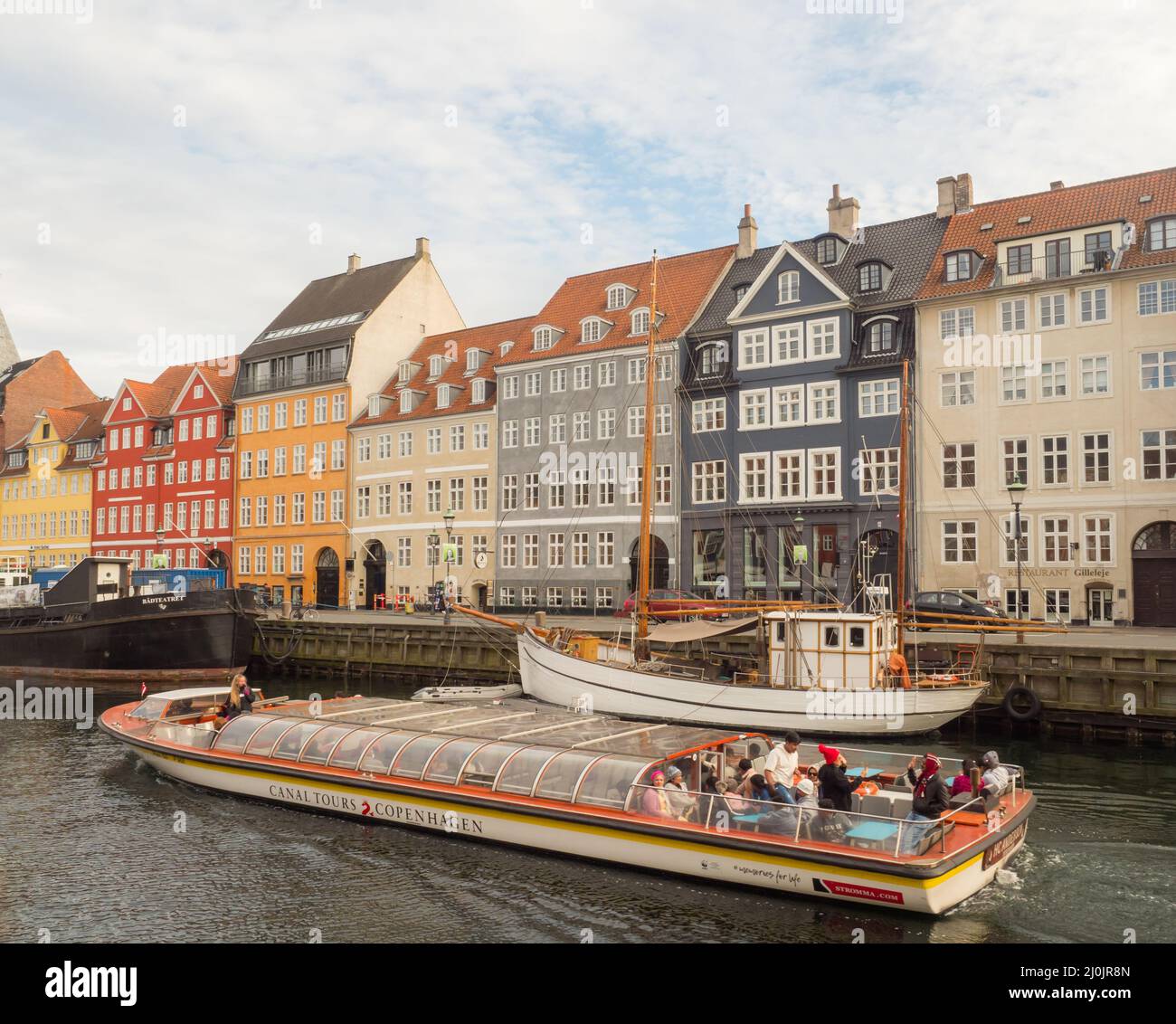 Nyhavn (New Harbour), Copenhagen, Denmark - May 2019: View of Nyhavn ...