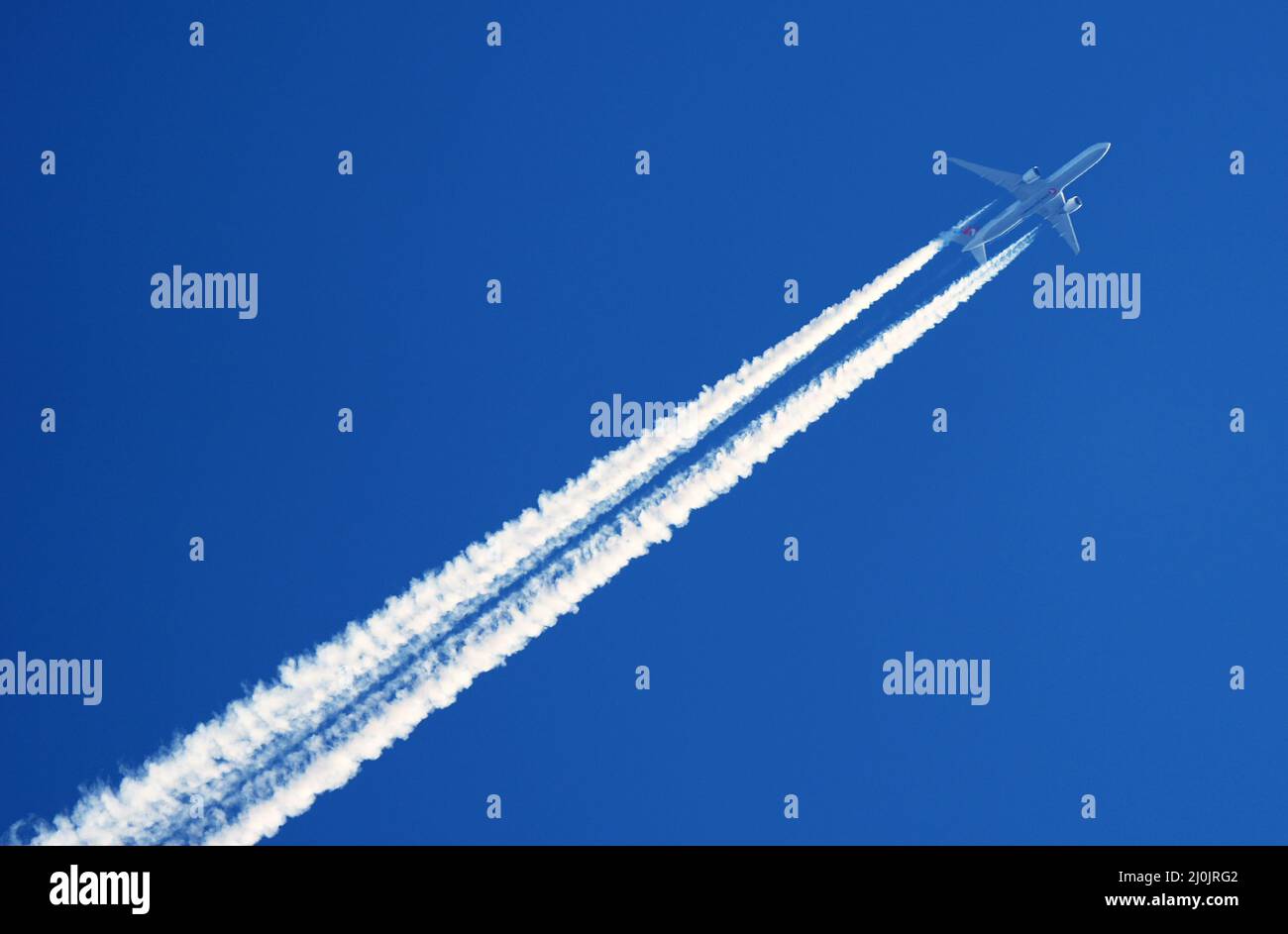 Water vapor streaks hi-res stock photography and images - Alamy