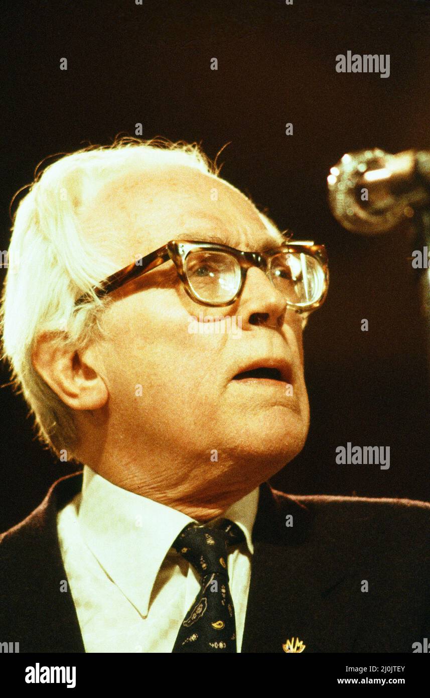 Michael foot speech hi-res stock photography and images - Alamy