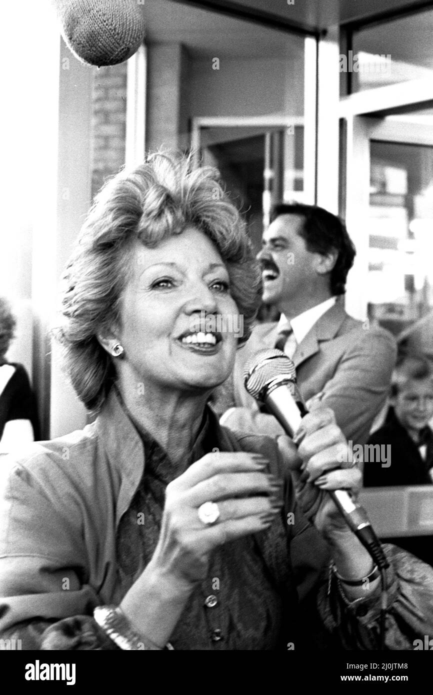 Impressionist Janet Brown was in North Shields on 1st September 1982 ...