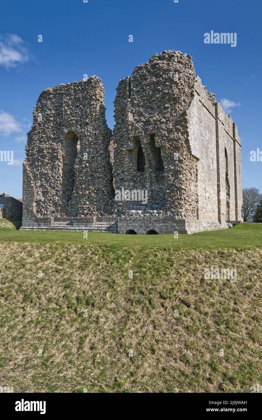 Medieval Bowes Castle in County Durham Stock Photo - Alamy