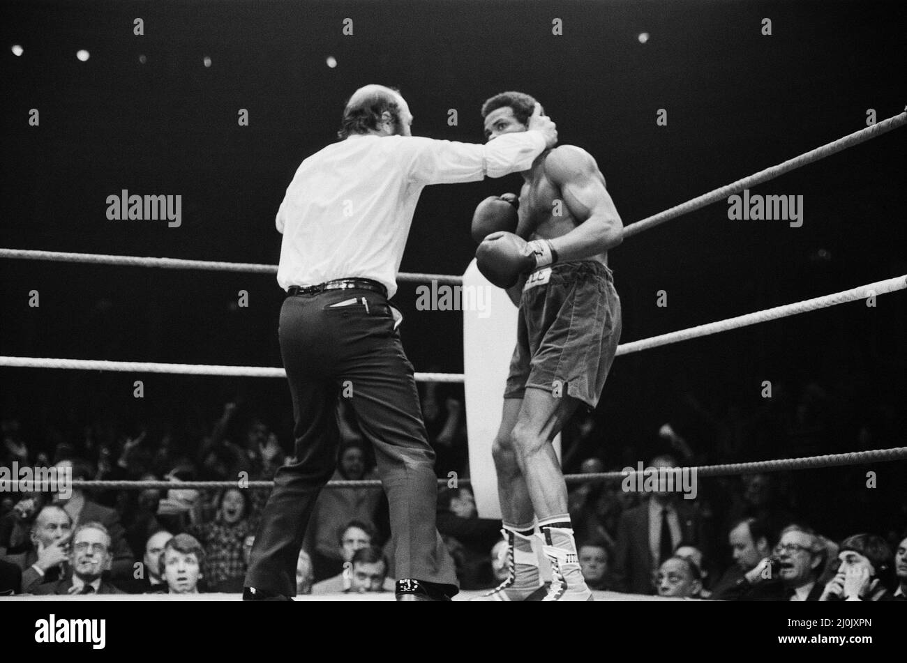 Colin Jones v Kirkland Laing for the British Welterweight Title ...