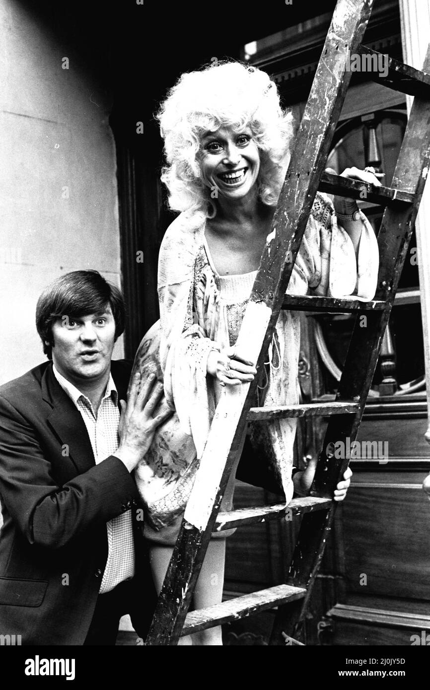 Carry-on actress Barbara Windsor with local comedian Spike Rawlings ...