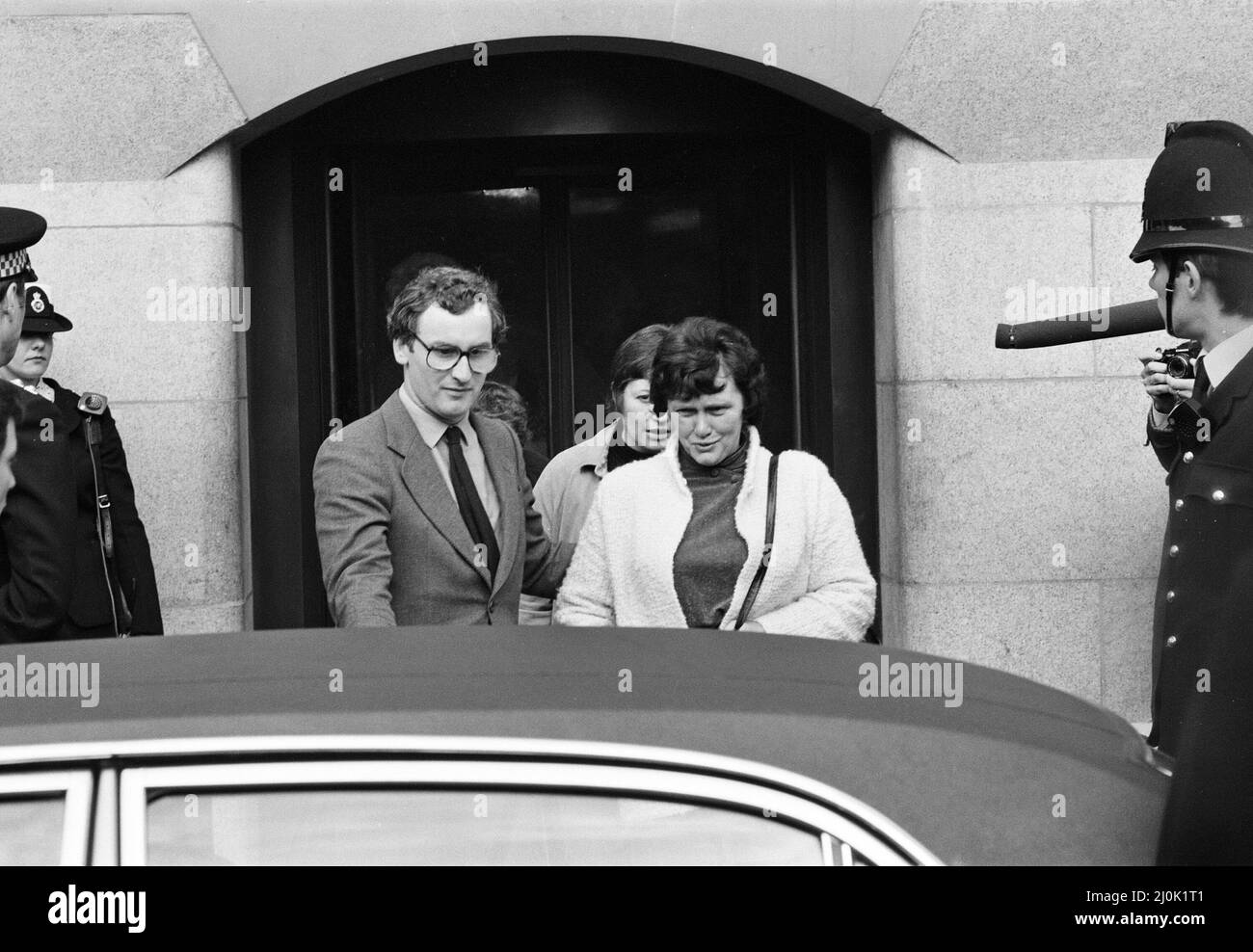 Scenes outside the Old Bailey on the last day of the trial of Peter ...