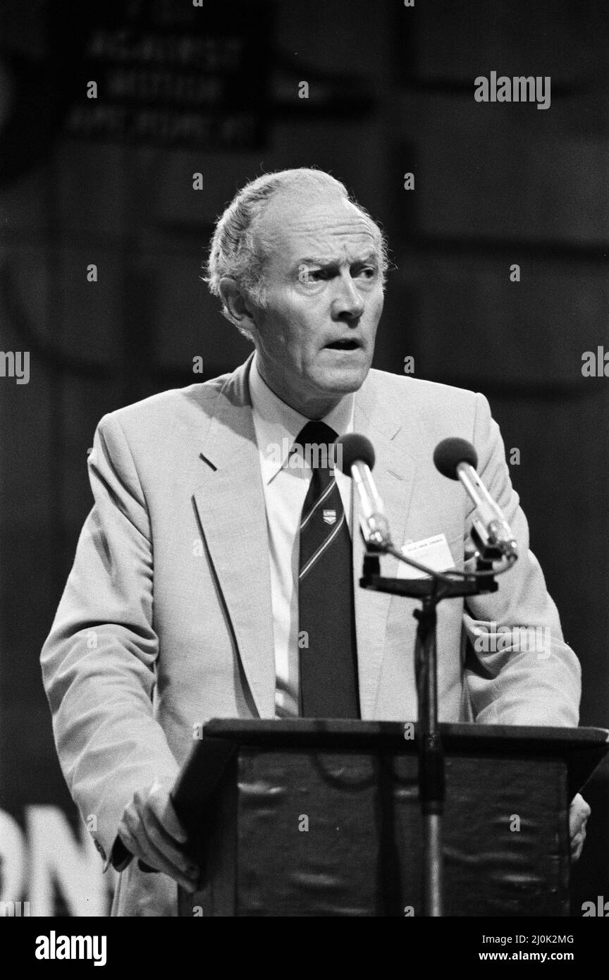 David basnett hi-res stock photography and images - Alamy