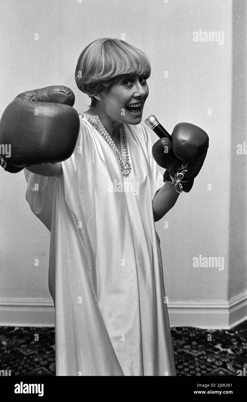 Liz Dawn aka Vera Duckworth of Coronation Street fame wearing boxing ...