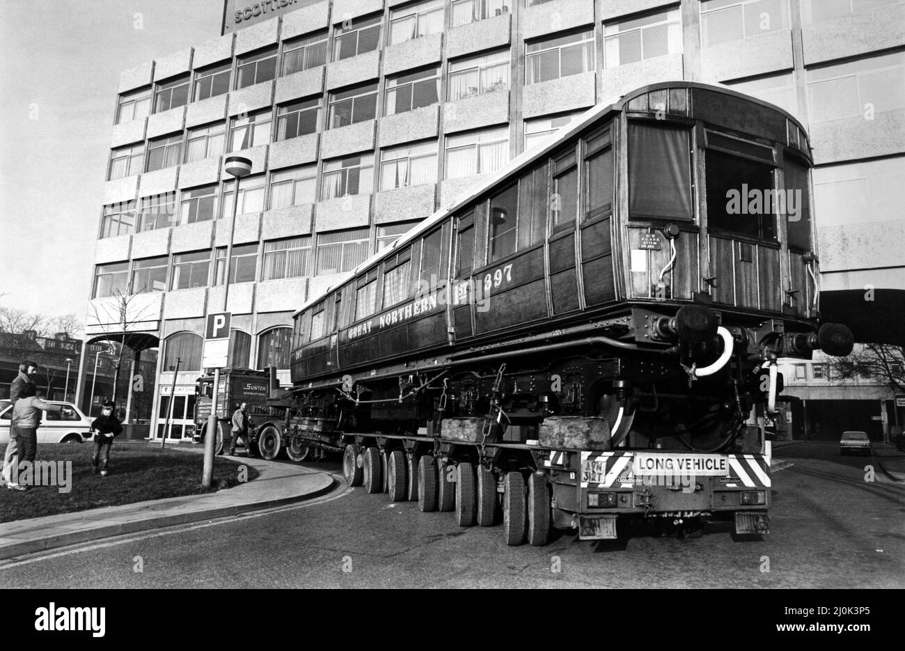 The traffic stopped in its tracks when this elegant Edwardian railway ...