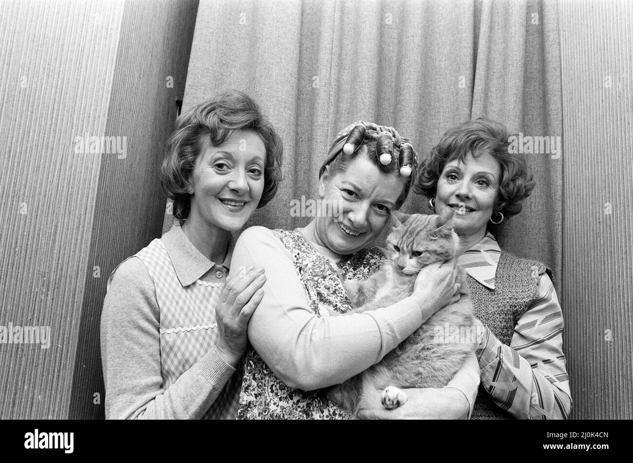 Thelma barlow as mavis riley hi-res stock photography and images - Alamy