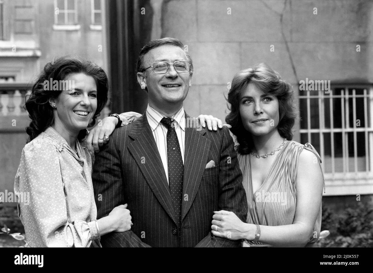 Edward Woodward actor with Hilary Tindall (right) and Amanda Kemp (left ...