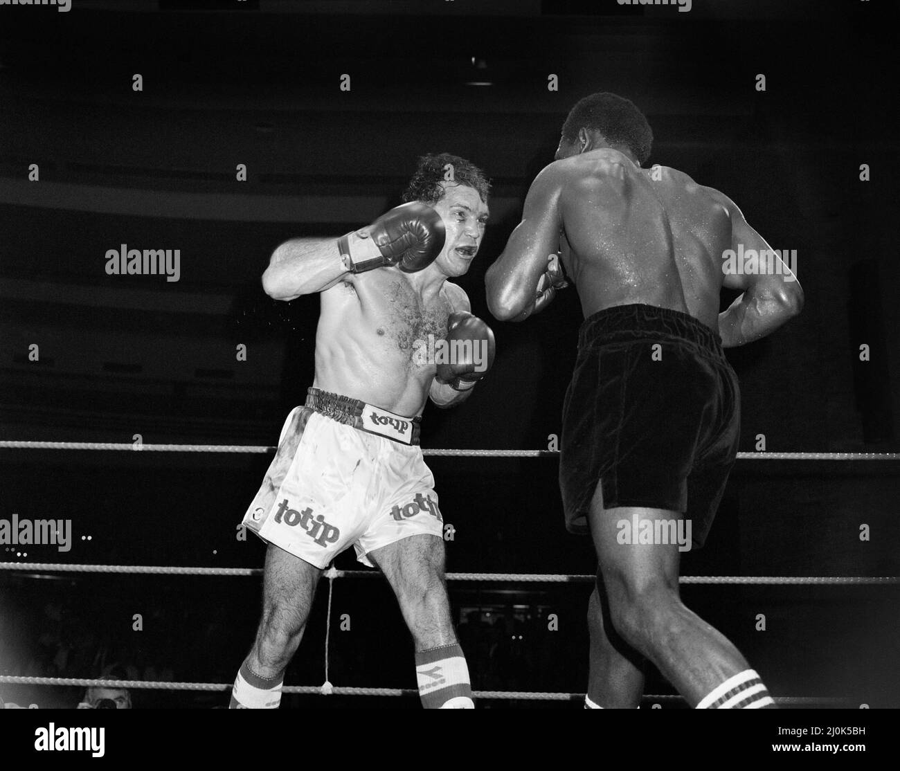 Maurice Hope v Rocky Mattioli (rematch). WBC World Super Welterweight ...