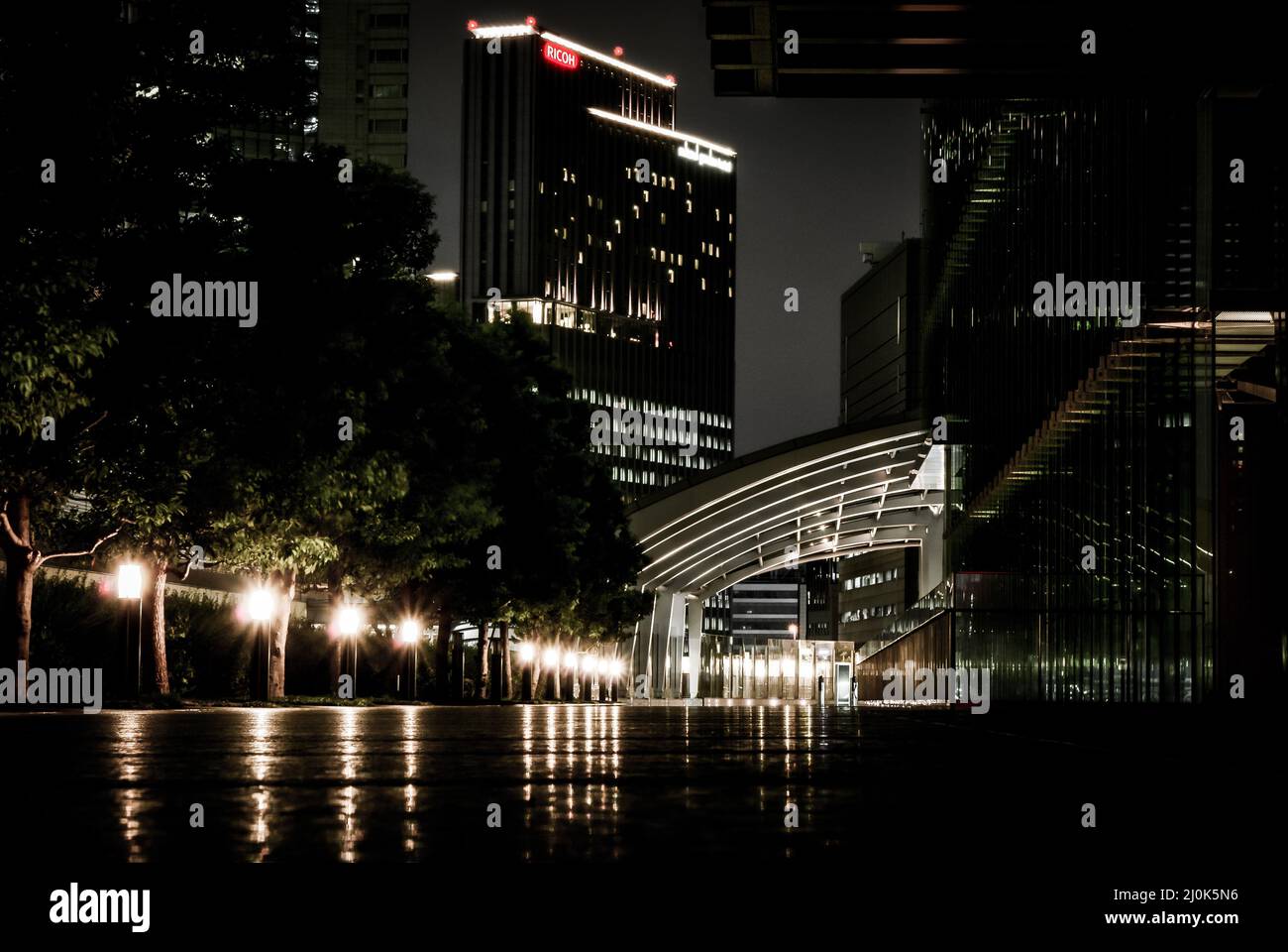 Shiodome district hi-res stock photography and images - Alamy